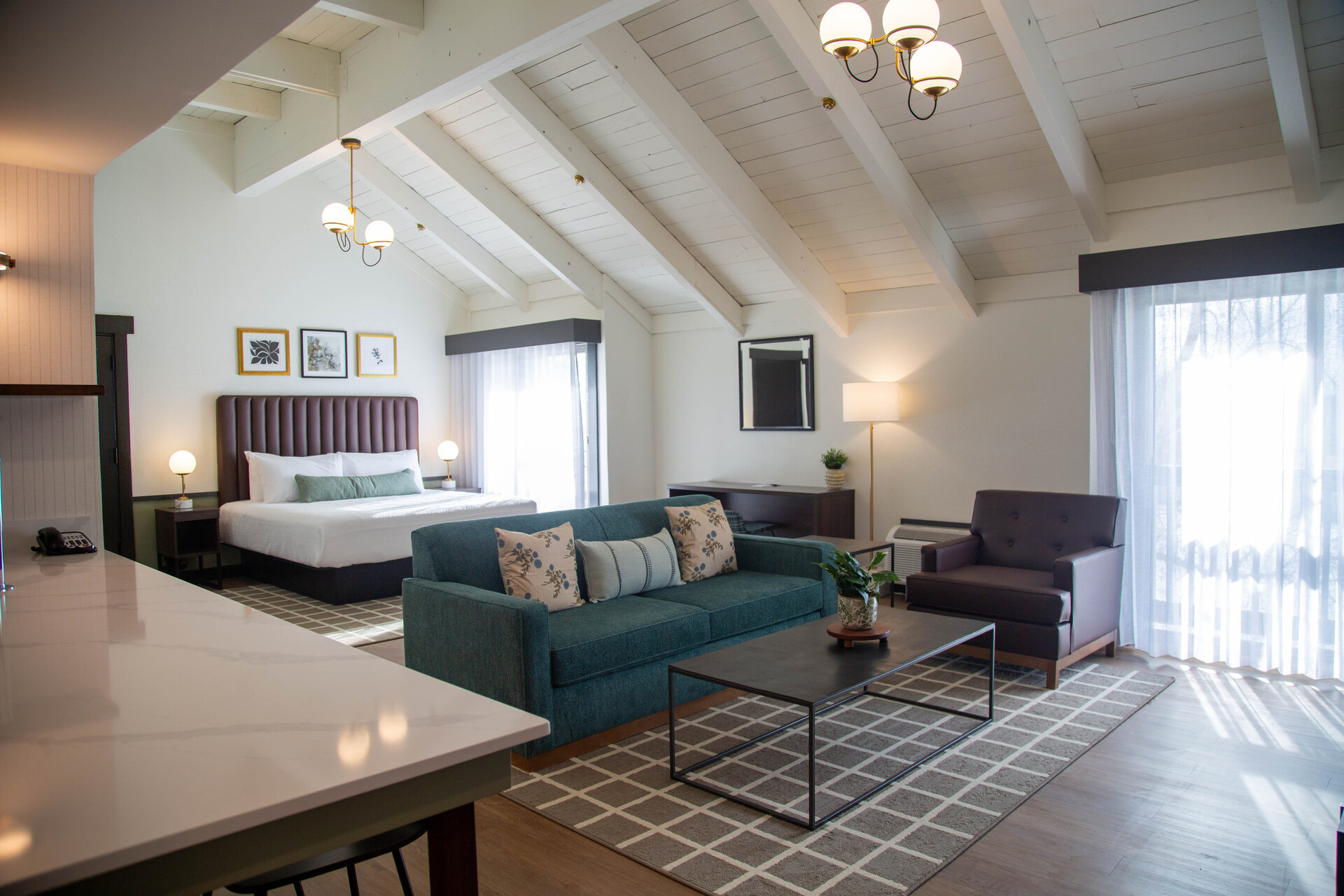 Modern Hotel Rooms & Suites in Bay City, Michigan | Bay Valley Resort